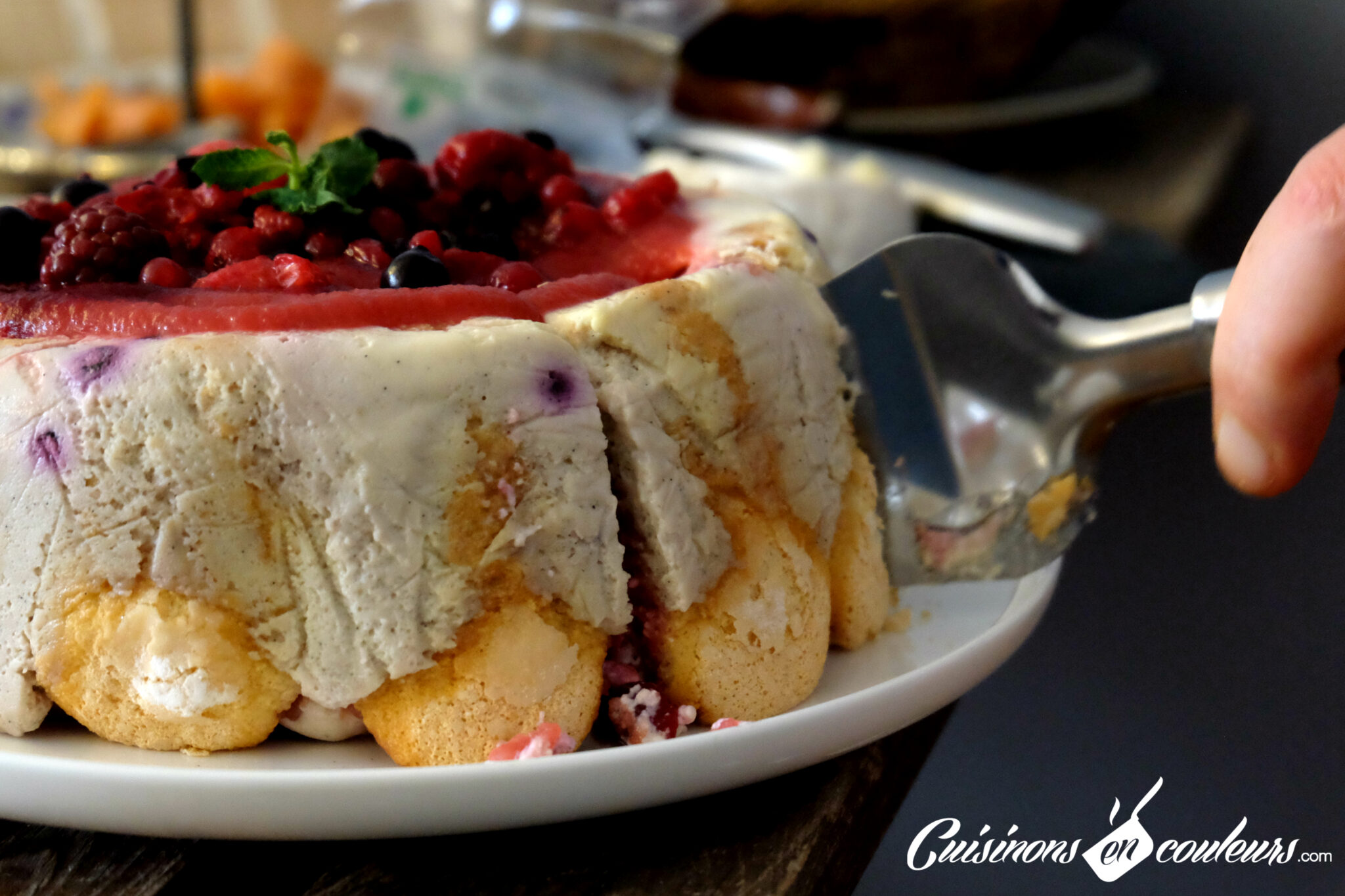 Charlotte aux fruits rouges - Cuisinons En Couleurs