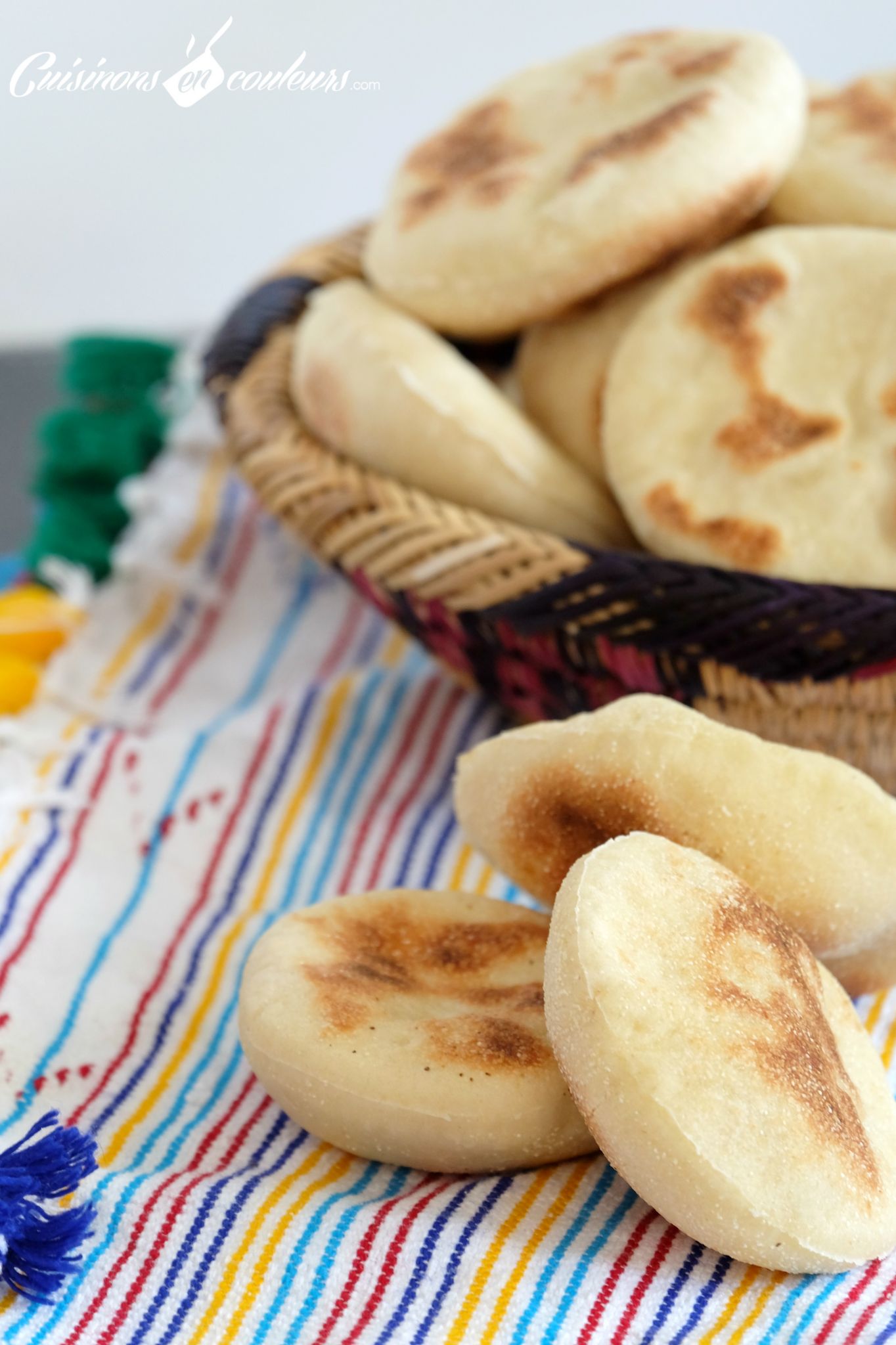 Mini Batbout : Pain traditionnel marocain cuit à la poêle - Cuisinons ...