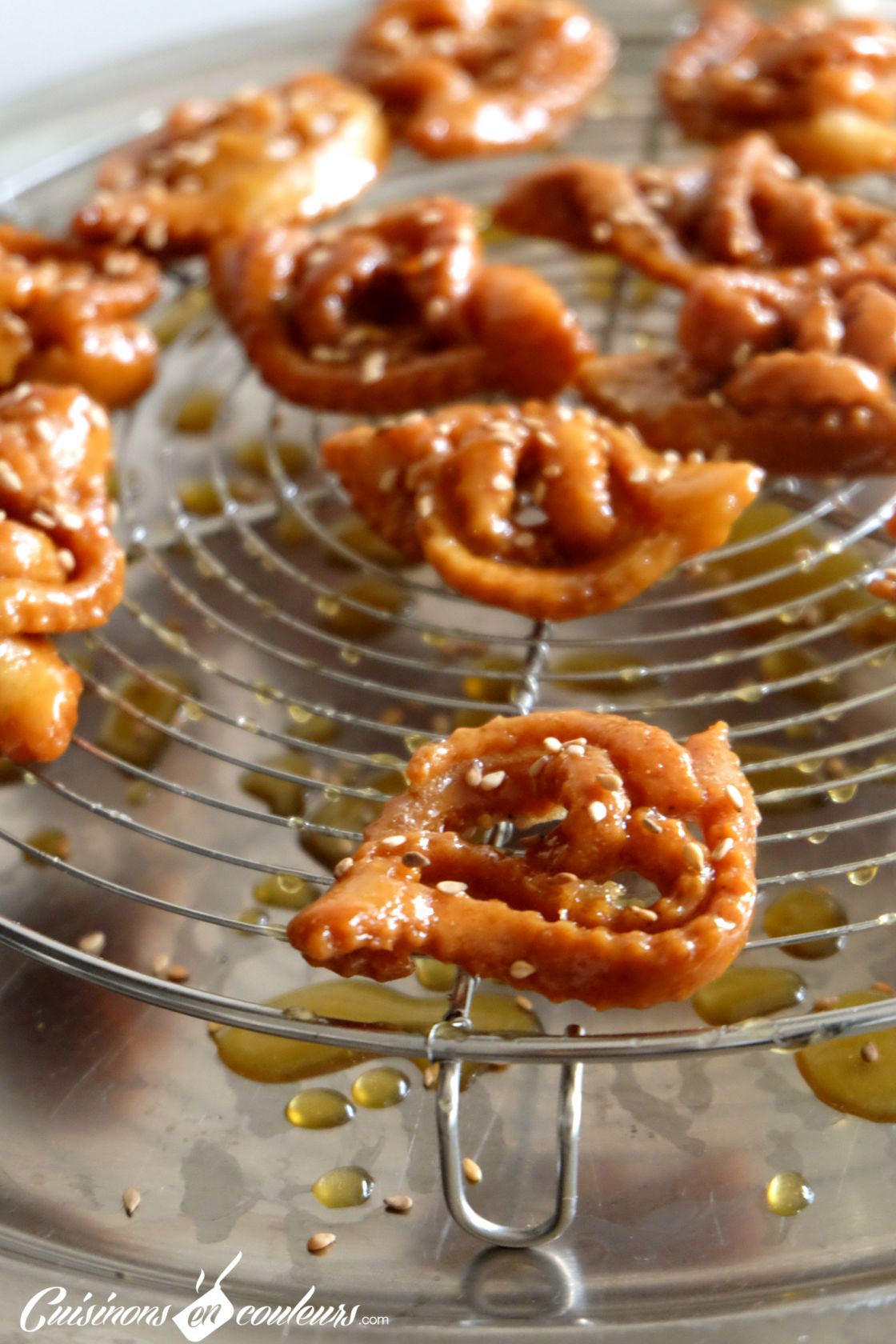 Chebakia, appellée aussi Mkherka ou Griwech - Cuisinons En Couleurs