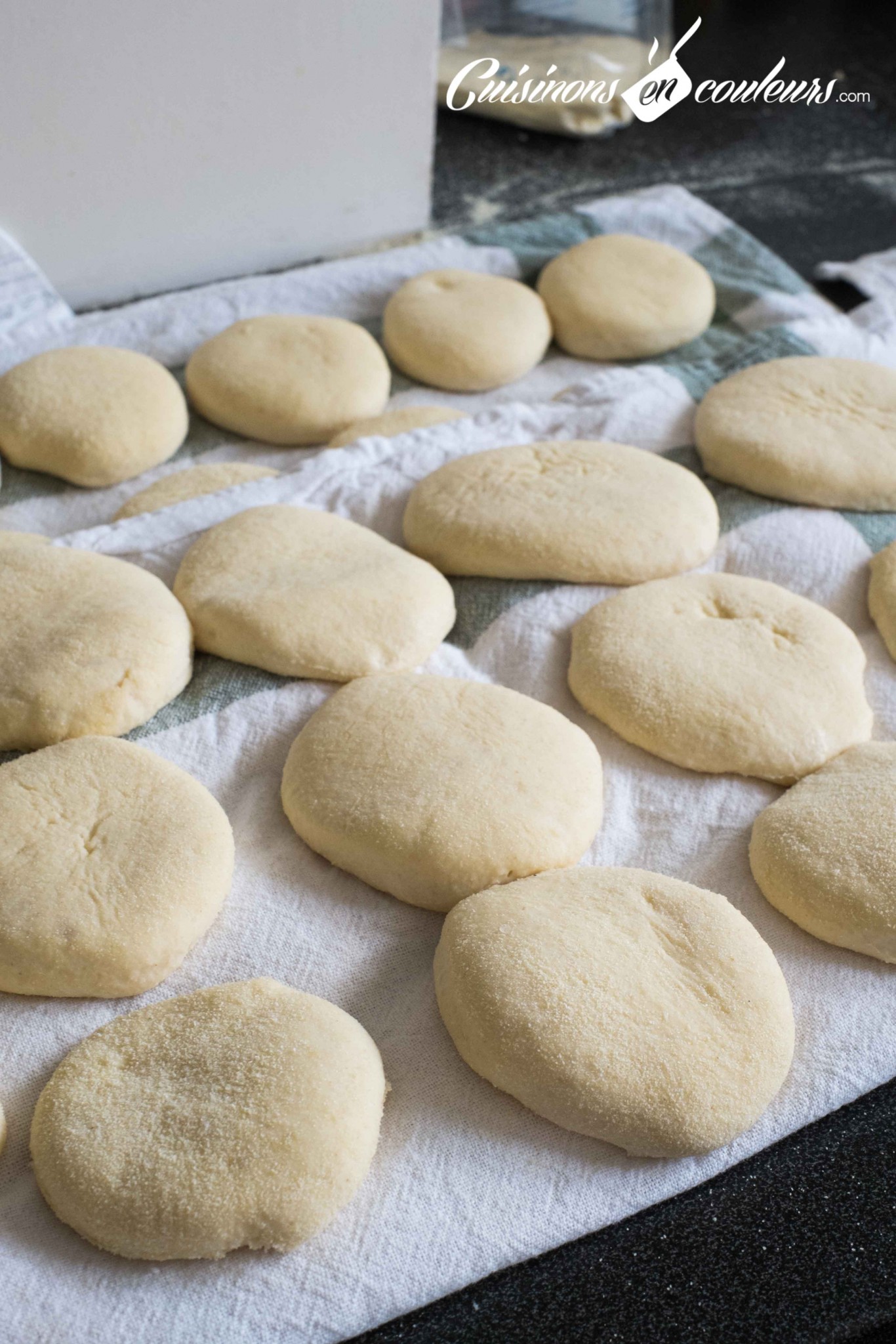 Batbout, recette facile expliquée pas à pas - Cuisinons En Couleurs
