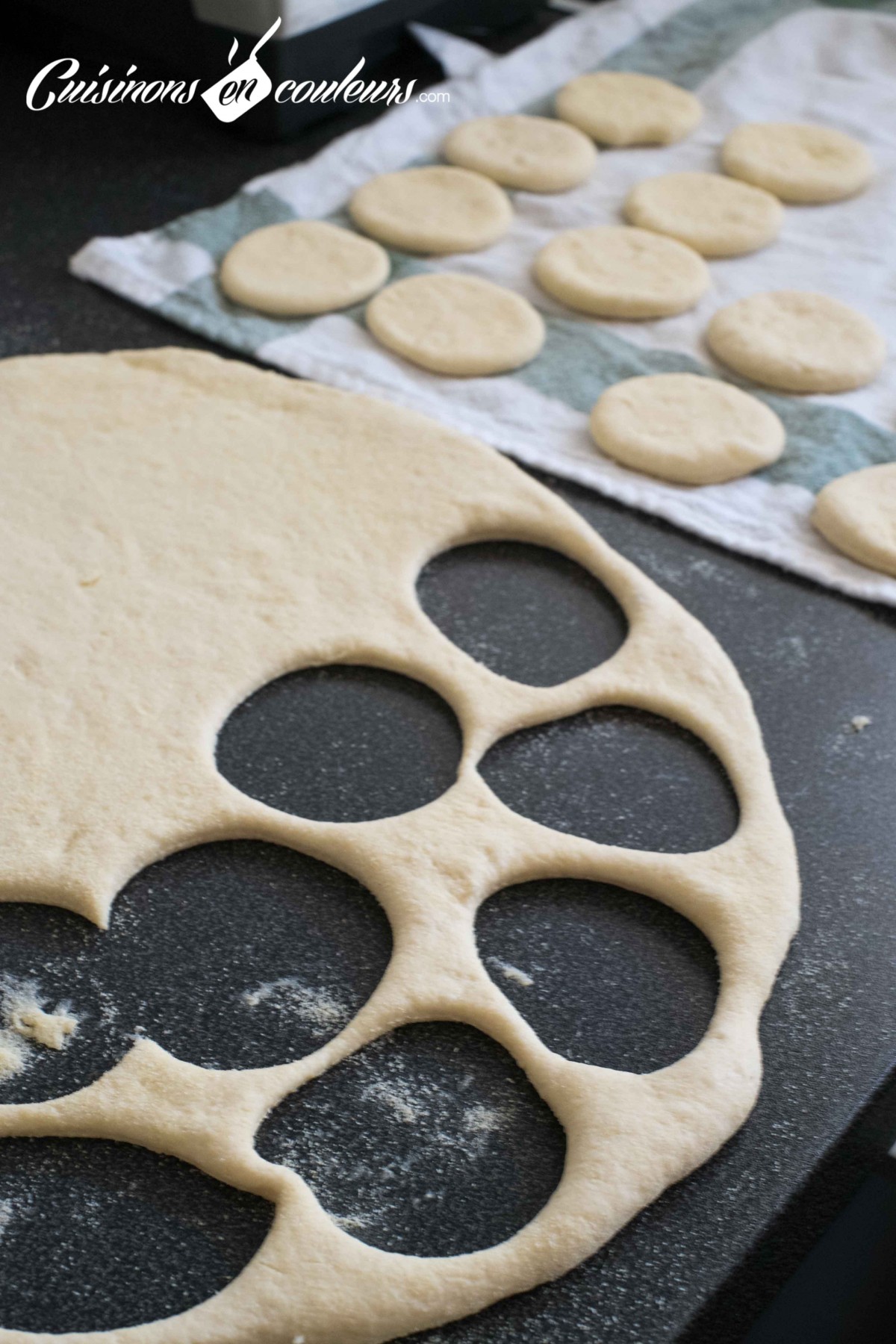 Batbout, recette facile expliquée pas à pas - Cuisinons En Couleurs