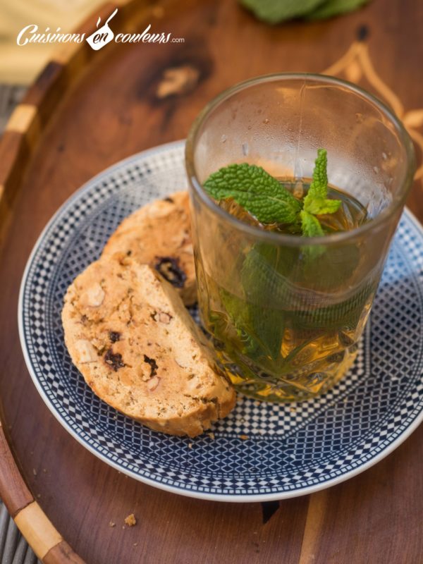 Feqqas traditionnels, aux amandes et raisins secs - Cuisinons En Couleurs