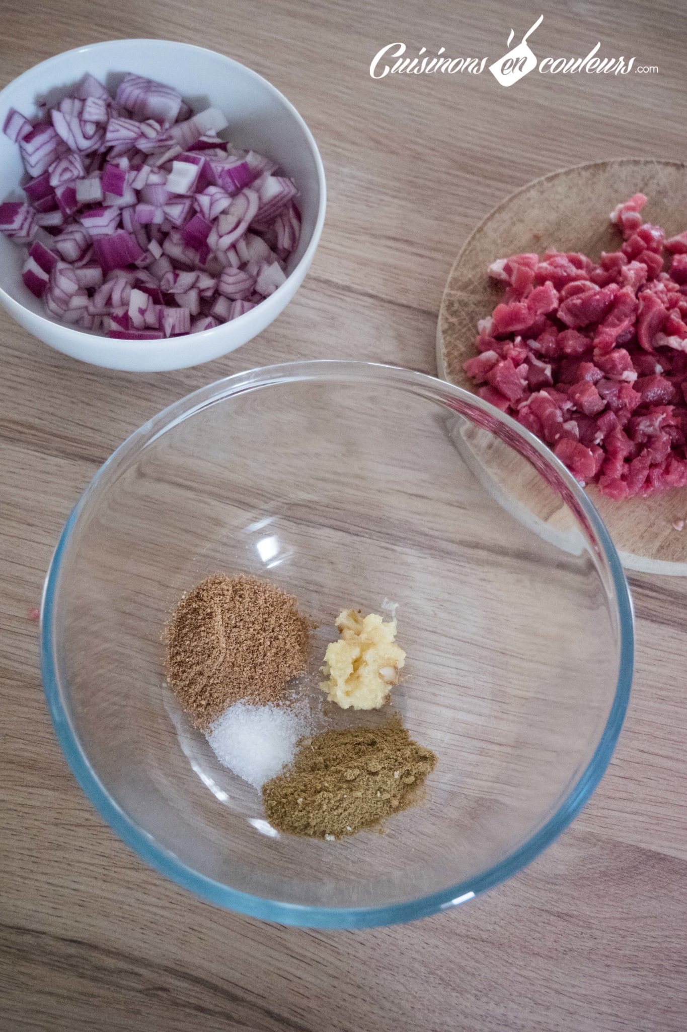 Rghayef à l'agneau et aux oignons - Cuisinons En Couleurs