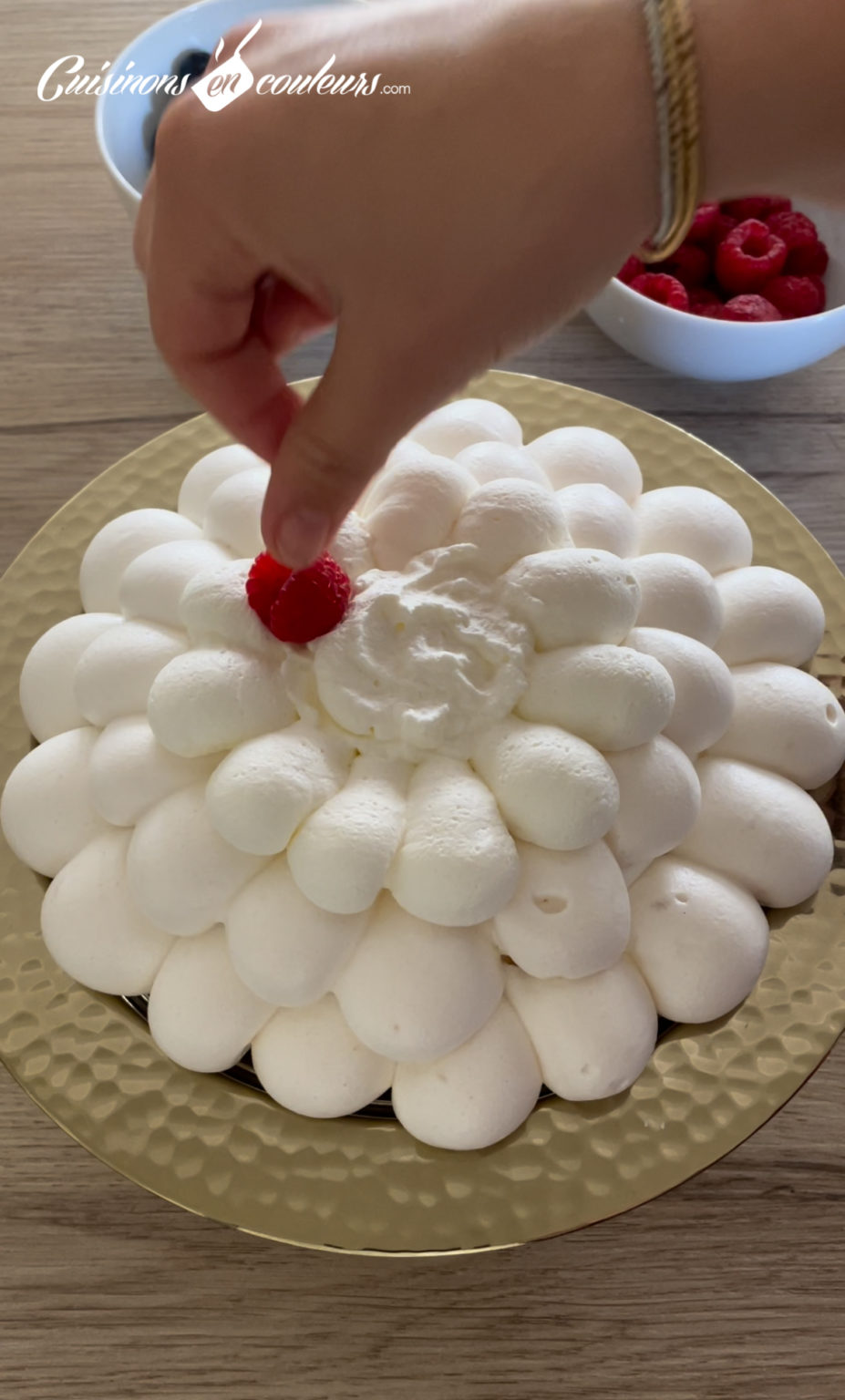 Pavlova aux fruits rouges - Cuisinons En Couleurs