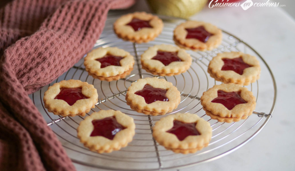 Biscuits sablés à la confiture de fraise - Cuisinons En Couleurs