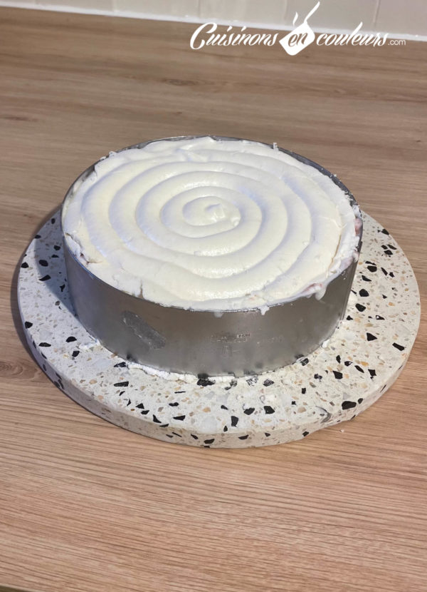 Vacherin aux fruits rouges: un dessert frais et rapide - Cuisinons En ...