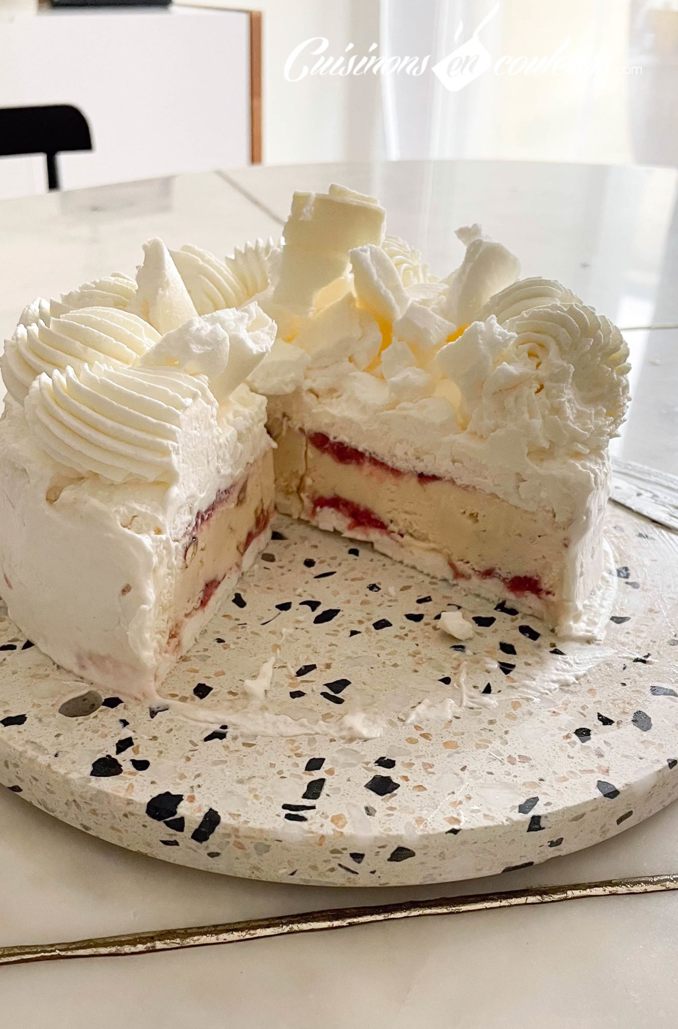 Vacherin aux fruits rouges: un dessert frais et rapide - Cuisinons En ...