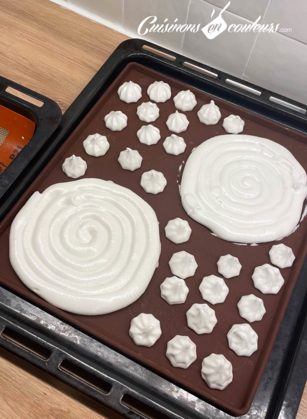 Vacherin aux fruits rouges: un dessert frais et rapide - Cuisinons En ...